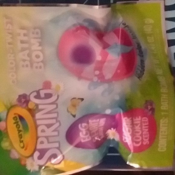 Crayola | Bath, Skin & Hair | Crayola Spring Egg Shaped Bath Bomb ...
